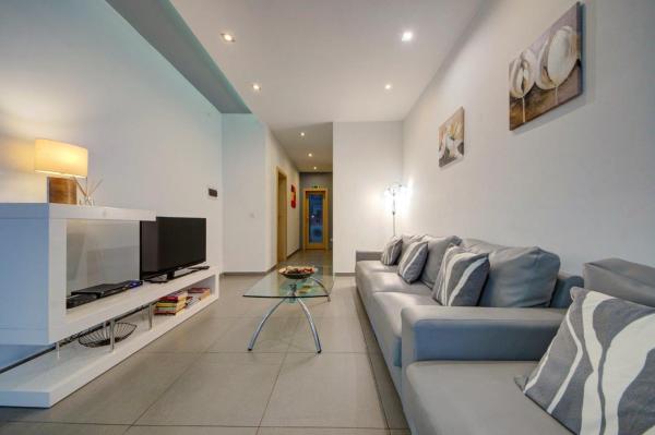 Sliema 2 Bedroom Close To Seafront - Malta