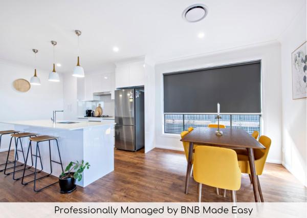 Sandstone - Family Entertainer, Refined Living - Dubbo