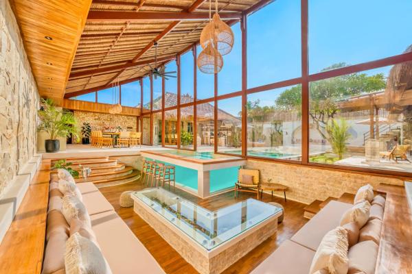 Villa Vienna - New 8bdr Jacuzzi Sauna And Cinema - Legian