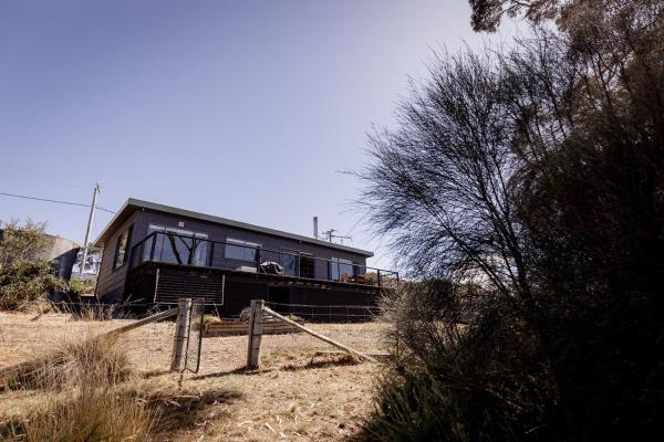 'Lazy Susan's' Waterfront Shack - Primrose Sands