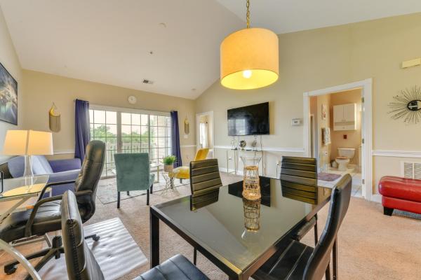 Charming Condo With Balcony, 1 Mi To Unc Charlotte! - Concord, NC