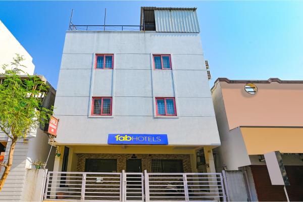 Fabhotel Vrj Residency - 500m From Chennai Trade Center - Chennai