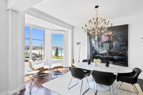 Bondi Beachfront Retreat - Beach Views - Manly