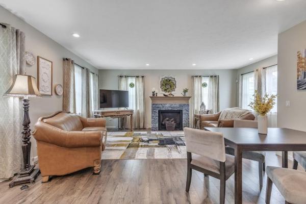 Four-bedroom House - Noblesville, IN