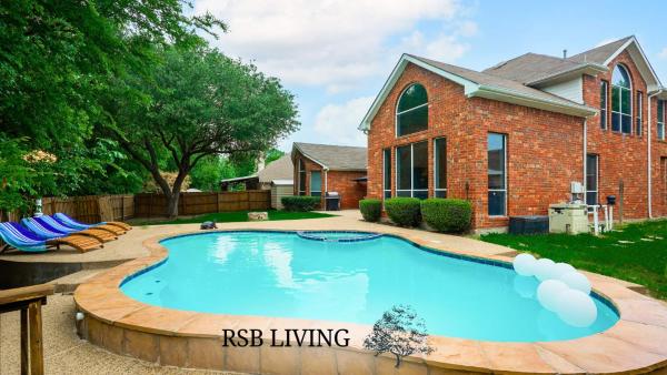 Captivating 6br 3ba Holiday Home With Pool & Fire Pit - Mesquite, TX