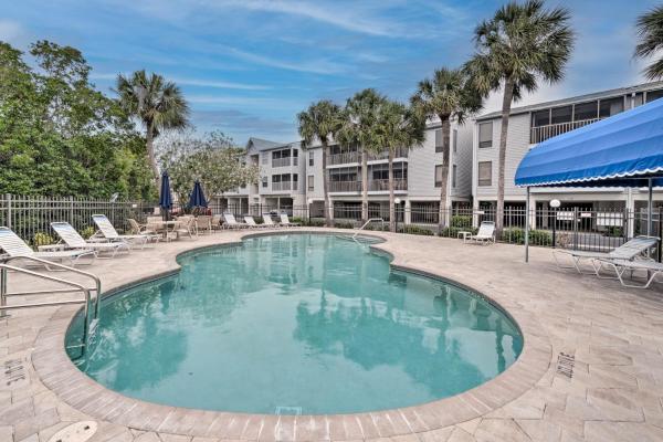 Pool Access, Walk To Manatee Beach: Coastal Condo - Anna Maria, FL