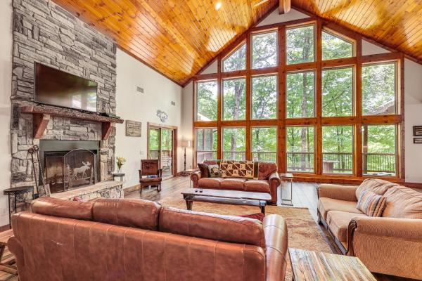 Cabin On 23 Acres With Creek Access In Broken Bow - Oklahoma