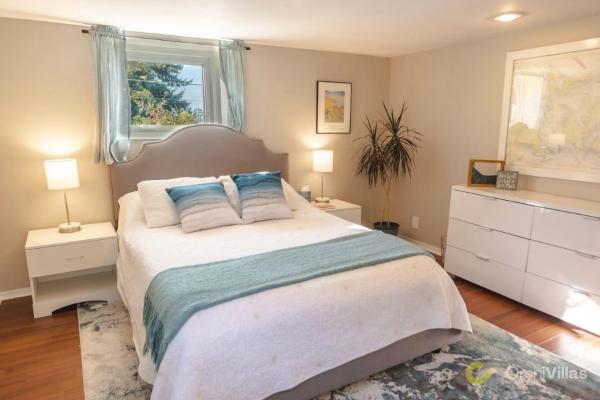 Gorgeous 1 Bedroom Space - Bainbridge Island, WA