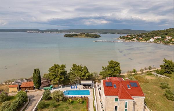 Lovely Apartment In Mrljane - Sukošan