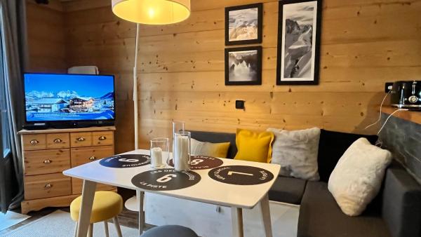 Le 41 Du Lyret - Appartement Type Studio Pour Deux Avec Vue Sur Les Aiguilles Dans Chamonix Centre - Les Praz