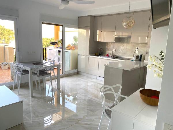 Marbella Beachfront Apartment Romana Playa Elviria - Ojén