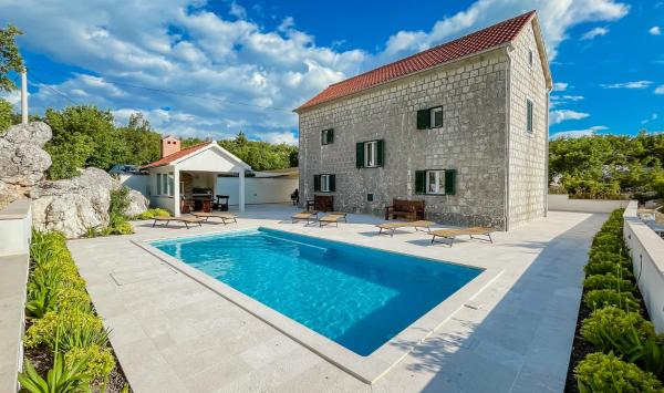 Villa Sion Peaceful Villa With Private Pool And Stunning Mountain View - Omiš