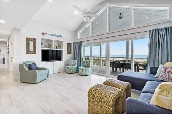 Ebb Tide Cottage - Beachfront - Huge Oceanfront Deck - Hot Tub - Amelia Island, FL