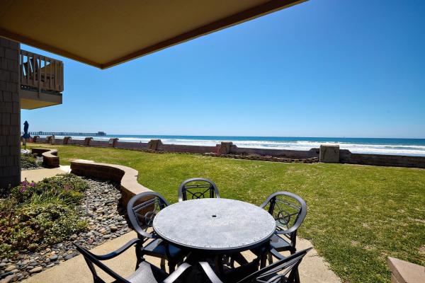 D27 - Beachside Bungalow - Oceanside, Californie