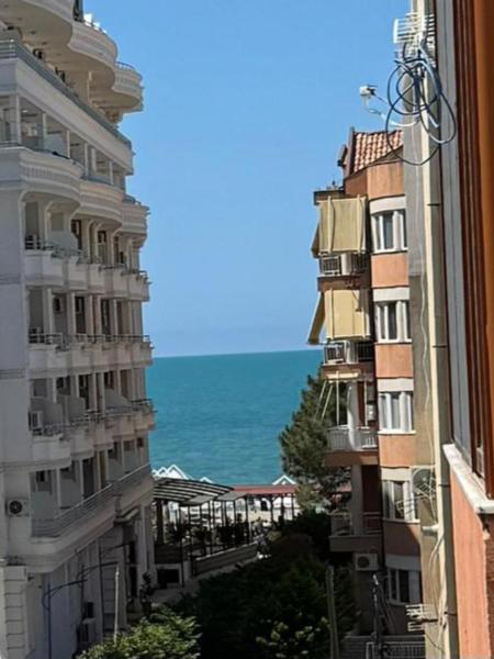 Orange Apartment - Qerret