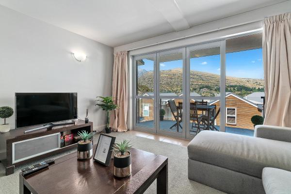 Lakeside Living - Modern 2-bedroom Apartment - Arrowtown
