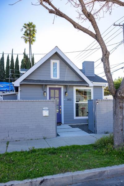 Hollywood Family Nest In Burbank, Steps To Studios! - Burbank, CA