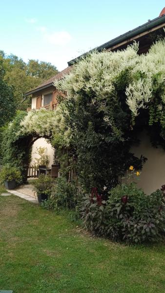 Gîte Des Cèdres Ferienwohnung à Ameugny Taizé Cluny - Saône-et-Loire
