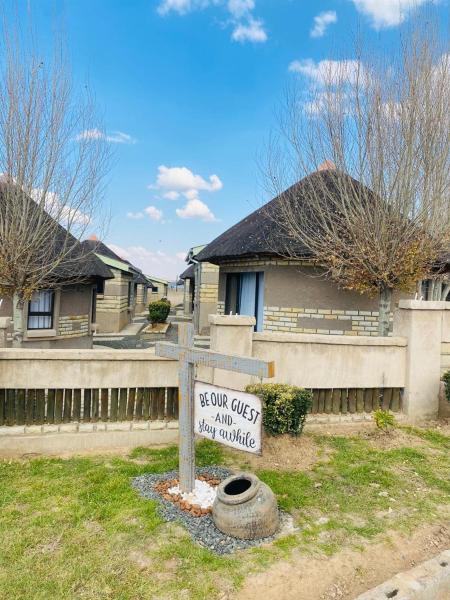 Seqonoka Villa Accommodation & Events Park - Lesotho