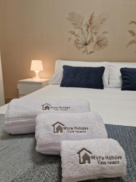 Myra Holiday - Syracuse