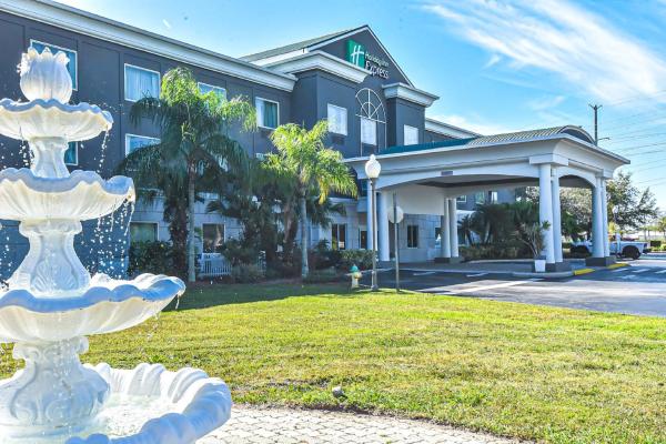 Holiday Inn Express & Suites Cocoa By Ihg - Cocoa Beach, FL