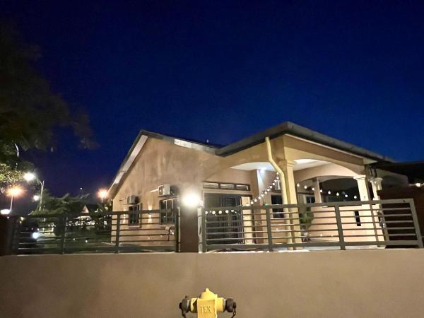 Corner House - Three Bedroom Quayside Rimbayu Kg Lombong Jalan Kebun Puchong - Puchong