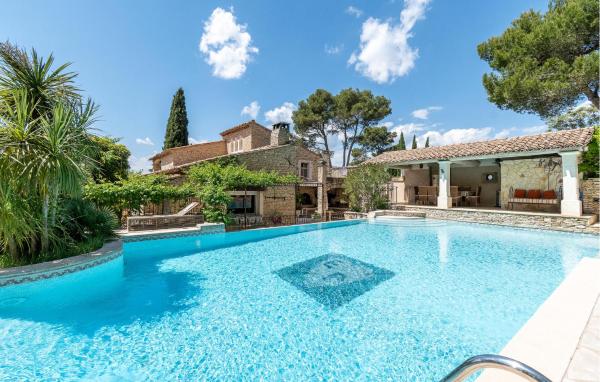 Amazing Home In Orgon - Cheval-Blanc