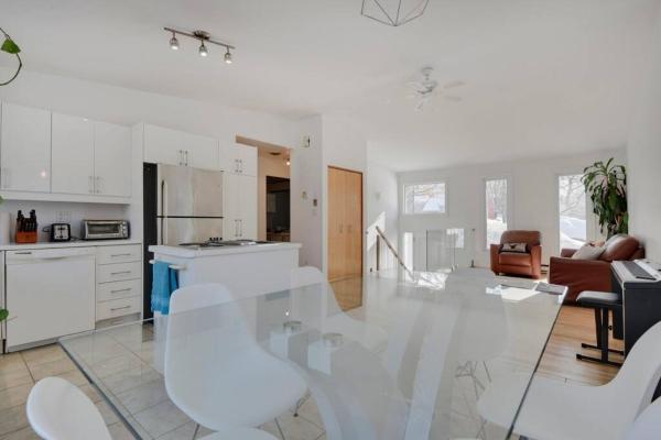 Cozy Home With Hot Tub Near Airport - Levis