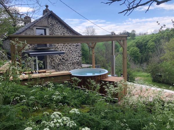 L'orée Du Mézenc Et Son Bain Nordique Privatif - Les Estables