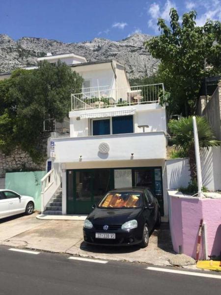 Family Friendly Apartments With A Swimming Pool Brela, Makarska - 22910 - Brela