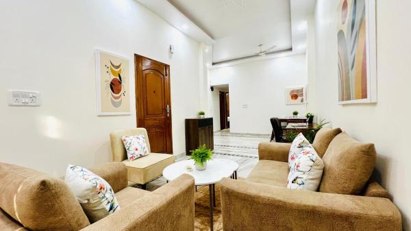 Bluo Modern 2bhk Rohini - Parking , Balcony - Delhi
