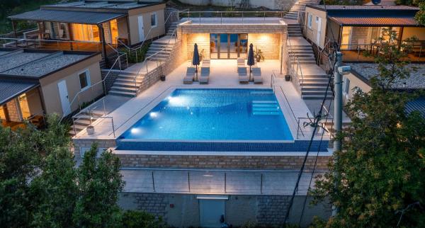 Boora Glamp Experience & Heated Infinity Pool - Baška
