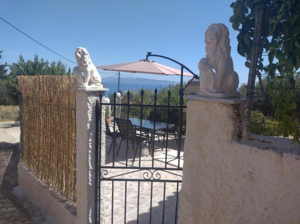 Peaceful 2-bedroom Apartment With Sea View - Cephalonia