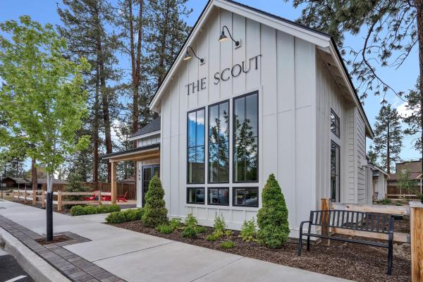 The Scout Boutique Cottages - Sisters, OR