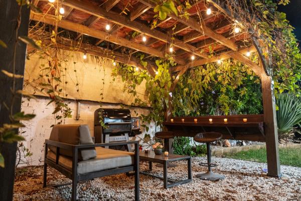 Expansive Paradise With Private Jacuzzi And Tropical Patio - Ponce