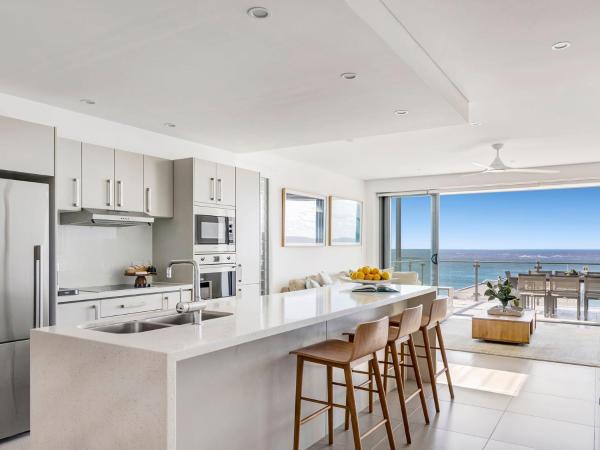 White Sails 3 - Oceanfront Luxury, Pool & Convent Beach Views - Holiday Yamba - Yamba