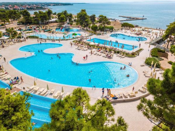 Apartments In Zaton Holiday Resort With Pool Area - Privlaka