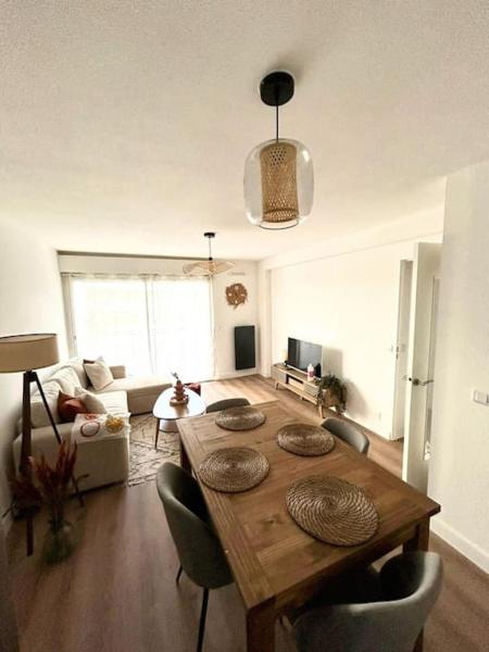 Resplendissant Yourhosthelper - Bayonne