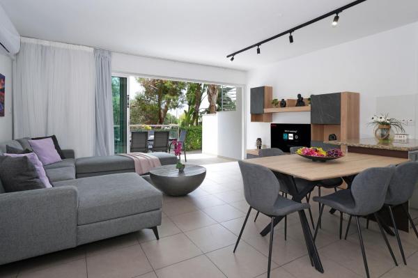 Alessia 2bed Apartment - Coralli Beachfront Resort - Fig Tree