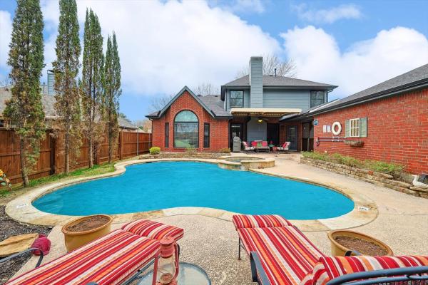 Dfw Getaway - 4 Bedrooms Pool Oasis Media Room - フラワーマウンド, TX