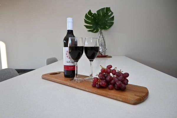 Mawson Red - Free Pool Access -Onsite Parking-netflix-5 Mins To Mawson Interchange - One Tree Hill