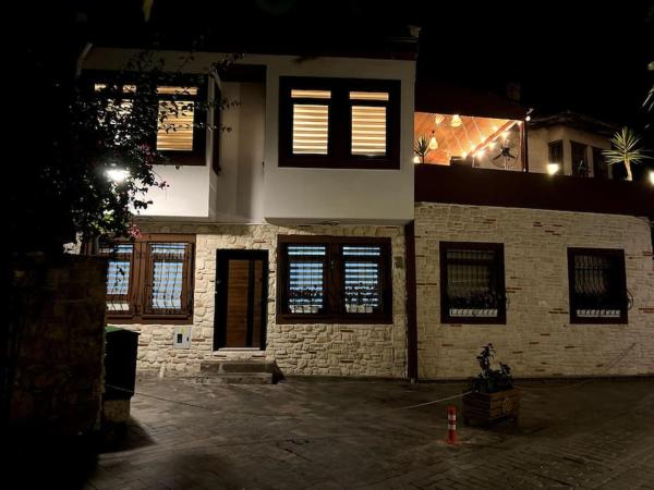Sunny Antalya Villa In Kale Içi Antalya 7 Persoons - Antalya