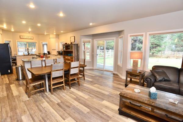 Renovare' - Pet Friendly - Trailer Parking - Hot Tub - Fireplace - マッコール, ID