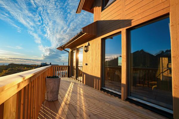 The Magic View Of Lofoten - Golden Horizon - Sørvågen