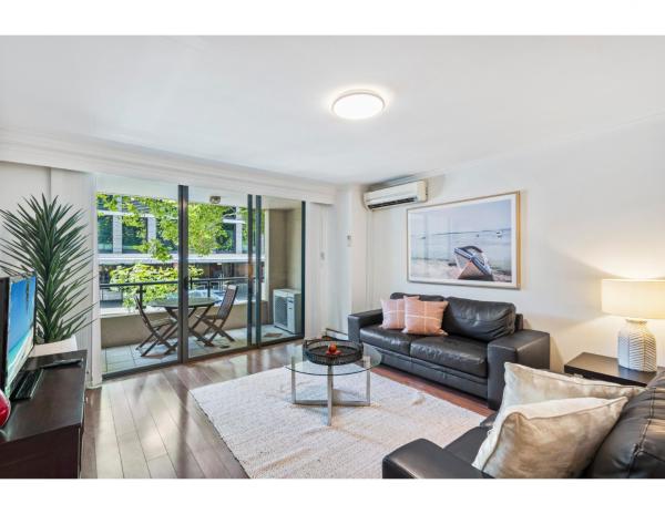 Poolside 2-bed Haven, Walk To City Centre - Lewisham