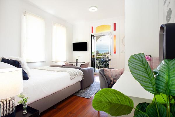 Charming Studio With Balcony In Inner-city Glebe - Sydney