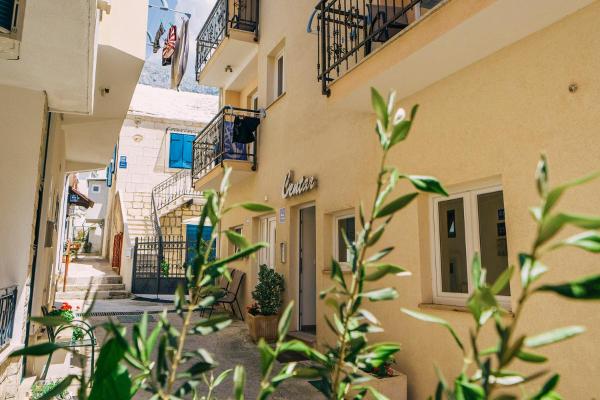 Apartments Center With Free Private Parking - Baška Voda
