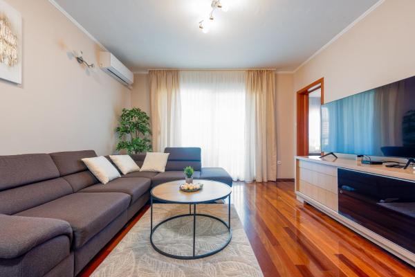 Apartment Matea With Terrace - Croatia