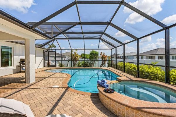 Relax & Unwind In Privacy - Heated Salt Water Pool And Spa - Villa Belle Vie - Fort Myers, FL