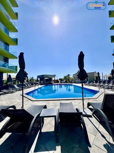Lamera - Alezzi Apartament Langa Mare Cu Acces La Piscina, Jacuzzi, Sauna Si Sala De Fitness - Năvodari